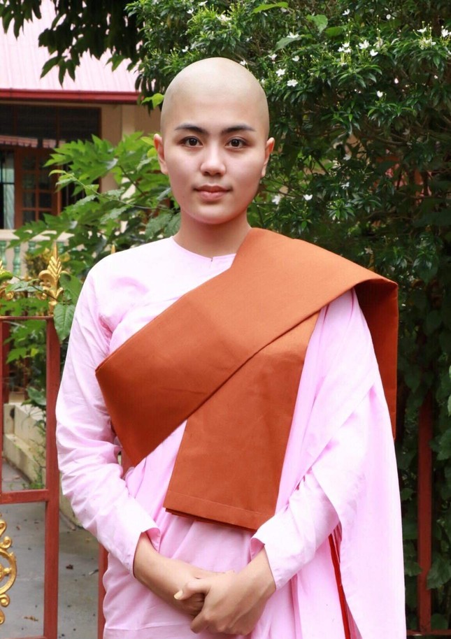 Nữ diễn viên nổi tiếng Myanmar xuất gia theo Phật| Giác Ngộ Online